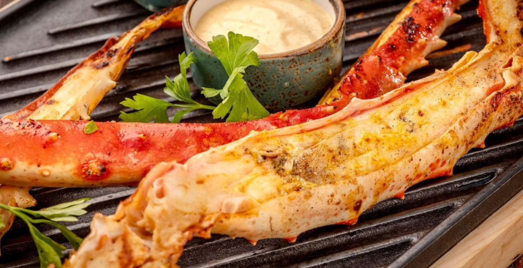 Formas de disfrutar el Alaskan King Crab - Fred's Restaurant Cancún ...